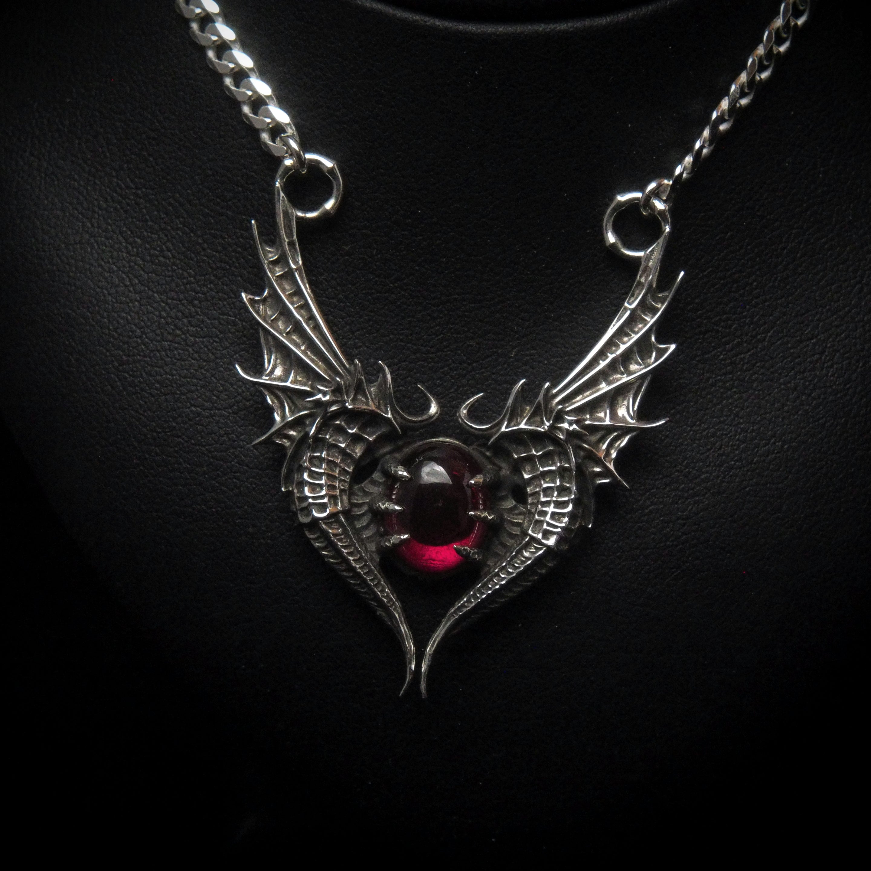 Wyvern's Grasp – Monothic