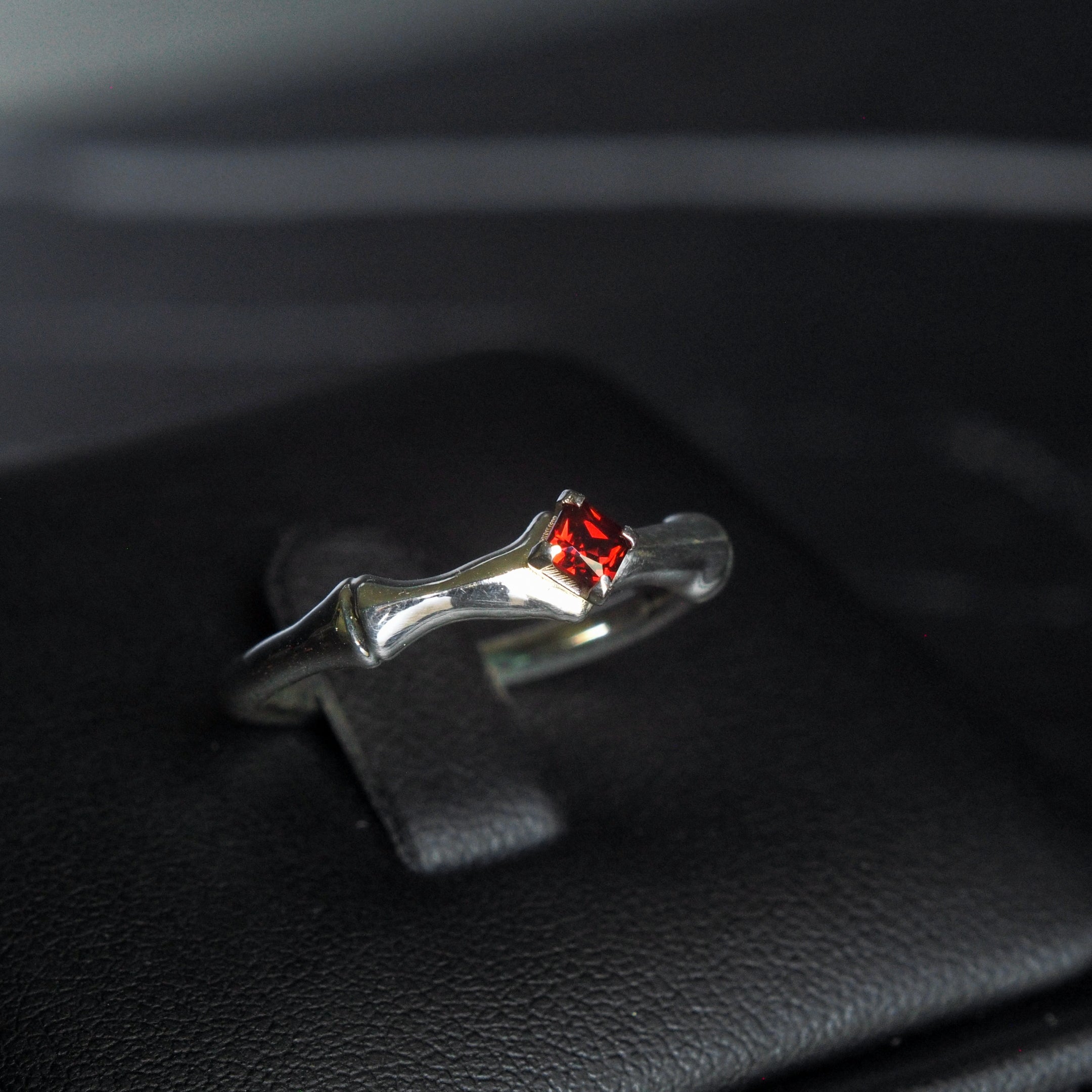 Monothic - Premium Dark Fantasy