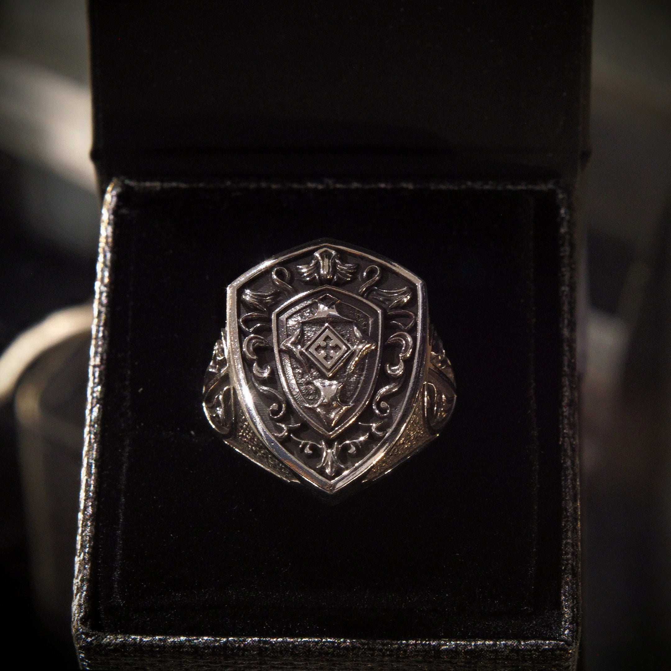 Monothic - Premium Dark Fantasy