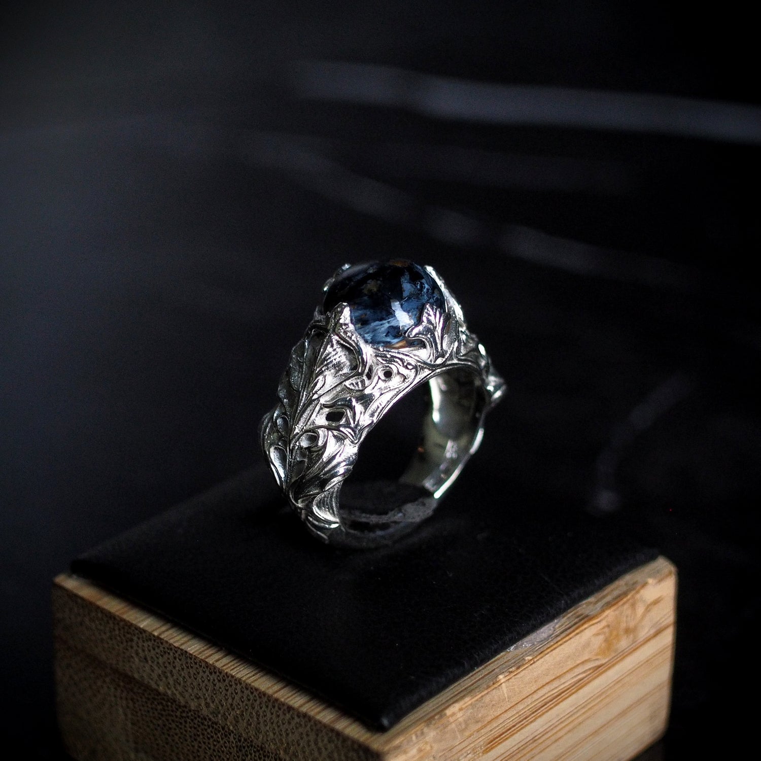 Mithril Ring of Insight – Monothic